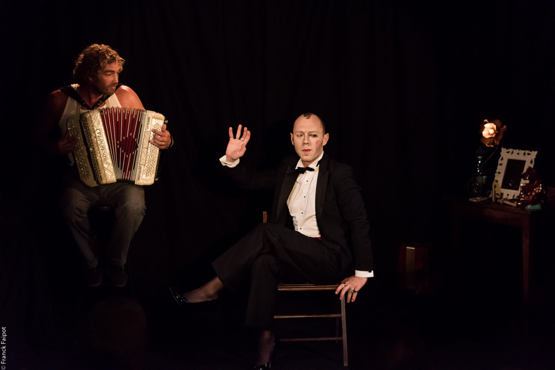 "Entrez au Goujon Folichon", cabaret de maison close au Théâtre du ...