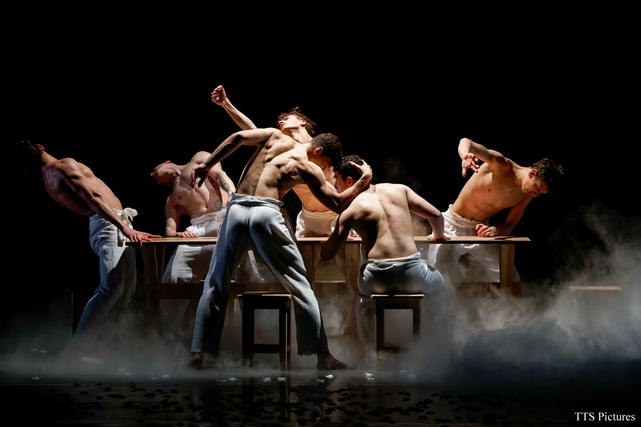 Festival Off Avignon : « Rêves » par le cirque Inshi | Sur les planches